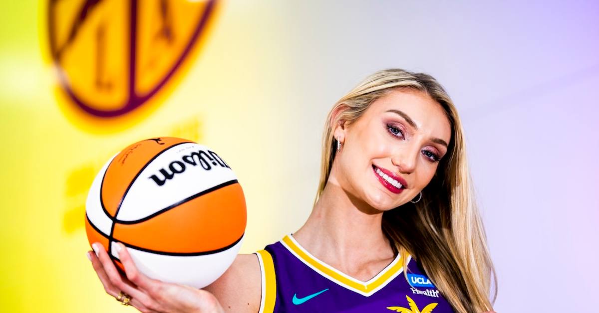 Buy SKIMS stock and other Pre-IPO shares on UpMarket